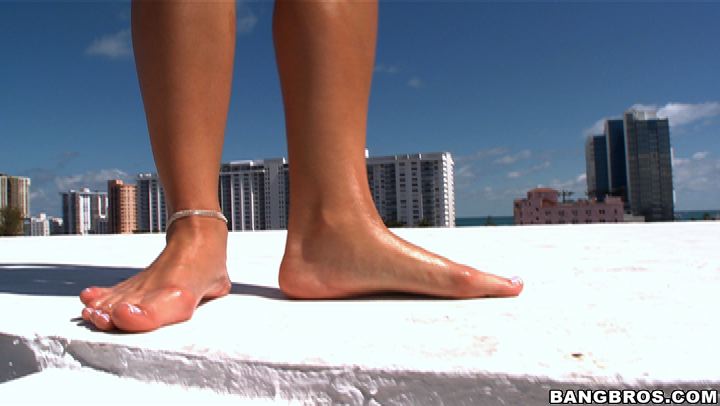 Alanah Raes Feet