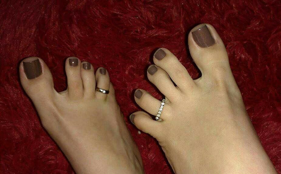 Isa Pess Feet