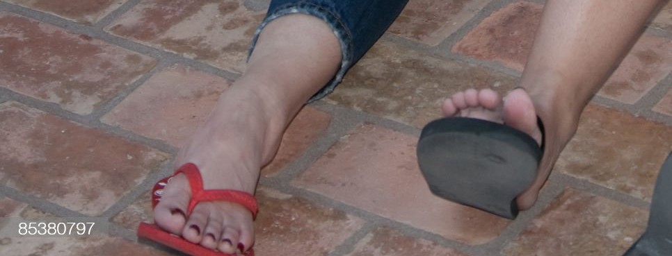 The Best Gwen Stefani Feet Pictures 🤩