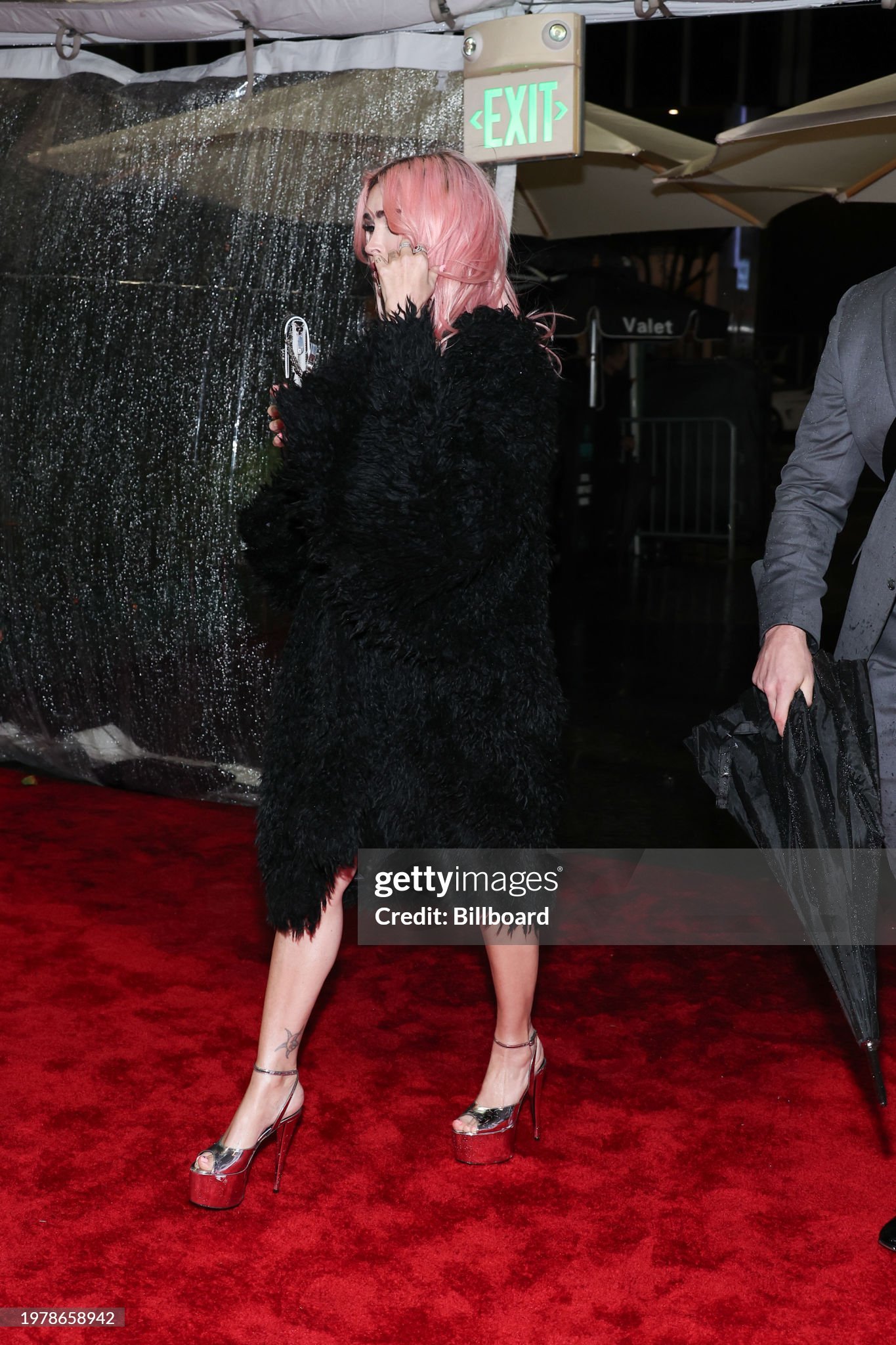 The best Megan Fox feet pictures 🤩