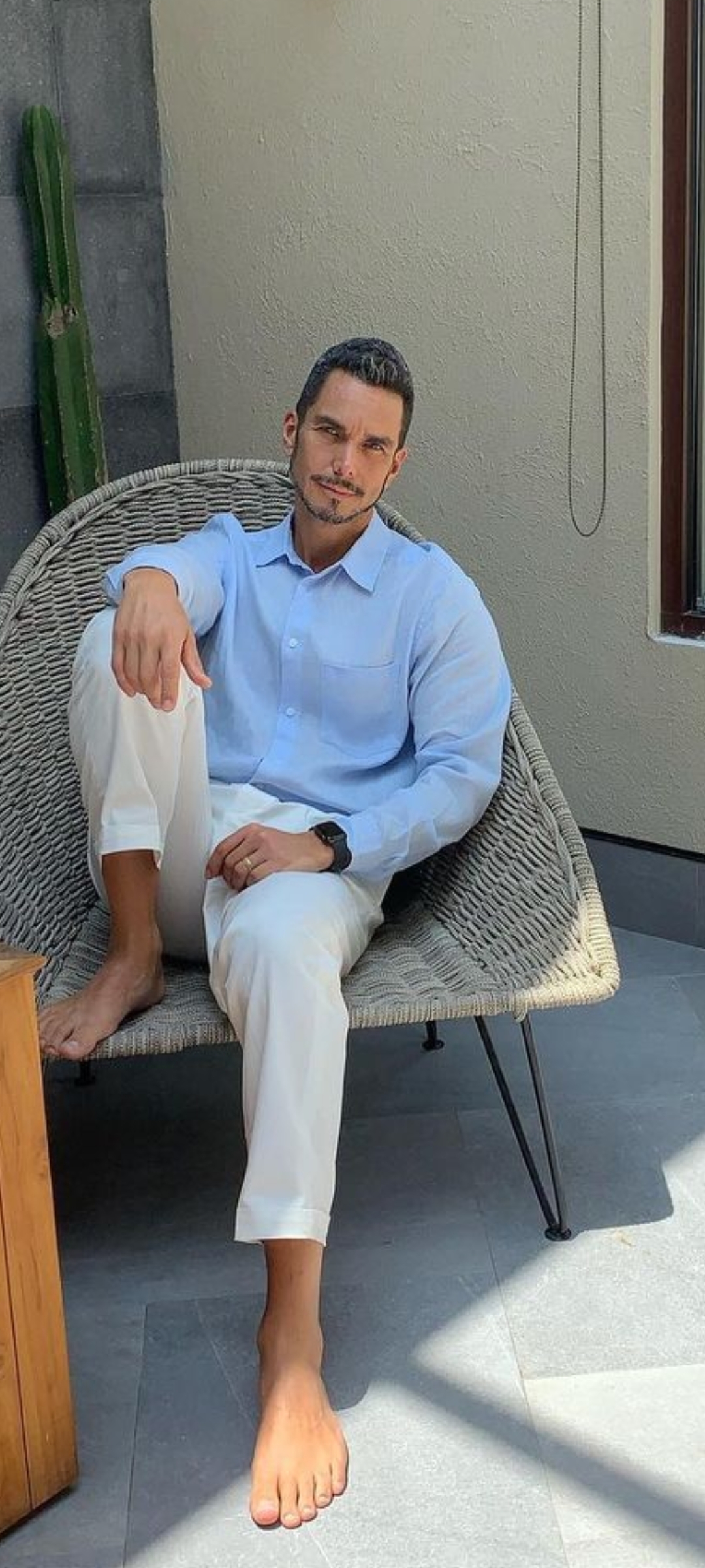 Adrian Rubio's feet