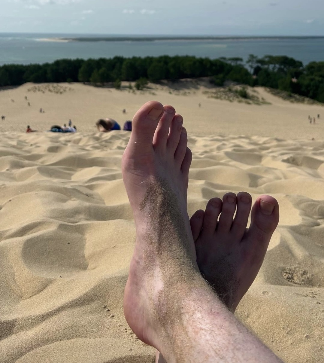 Adrien Quatennens's feet