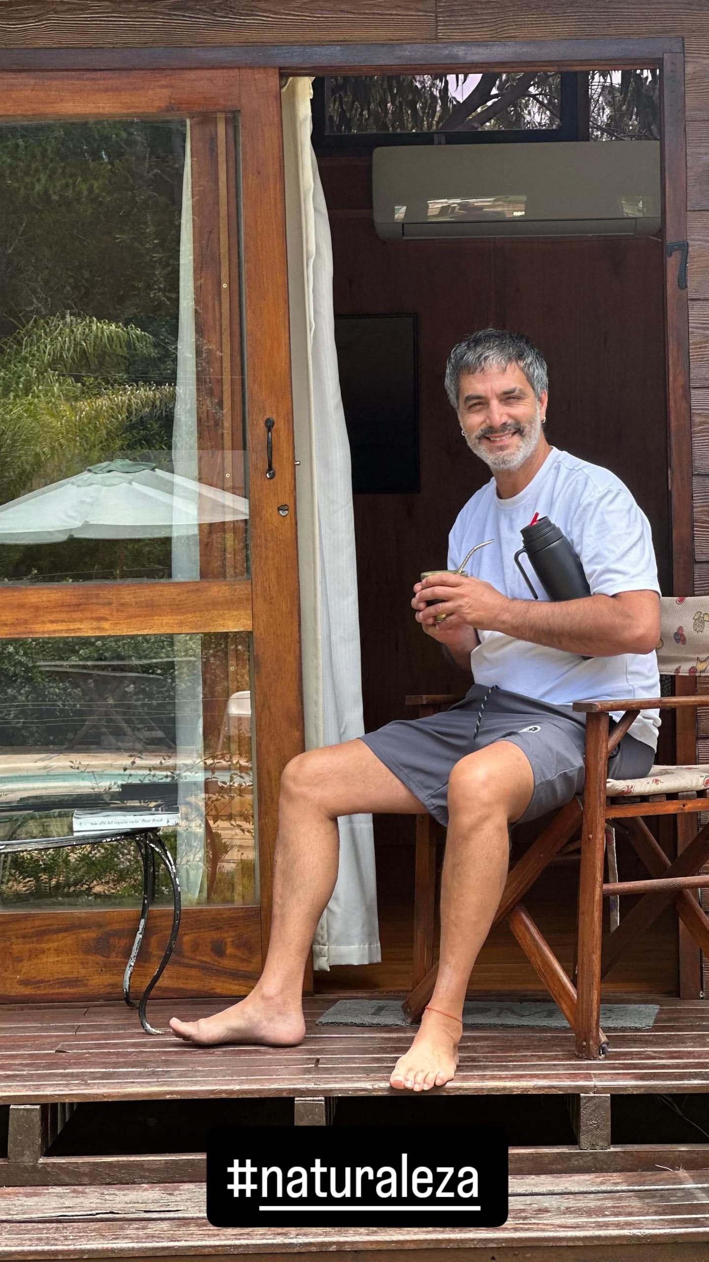 Adrián Navarro's feet