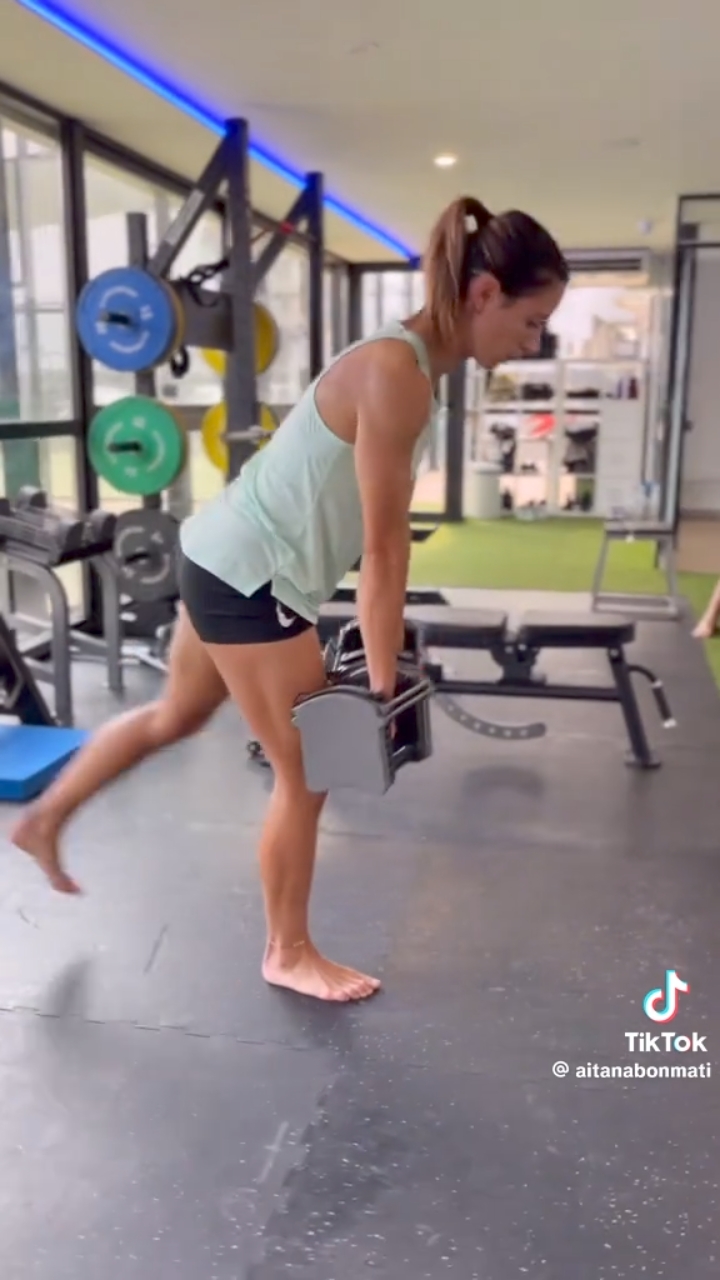 Aitana Bonmatí Conca's feet