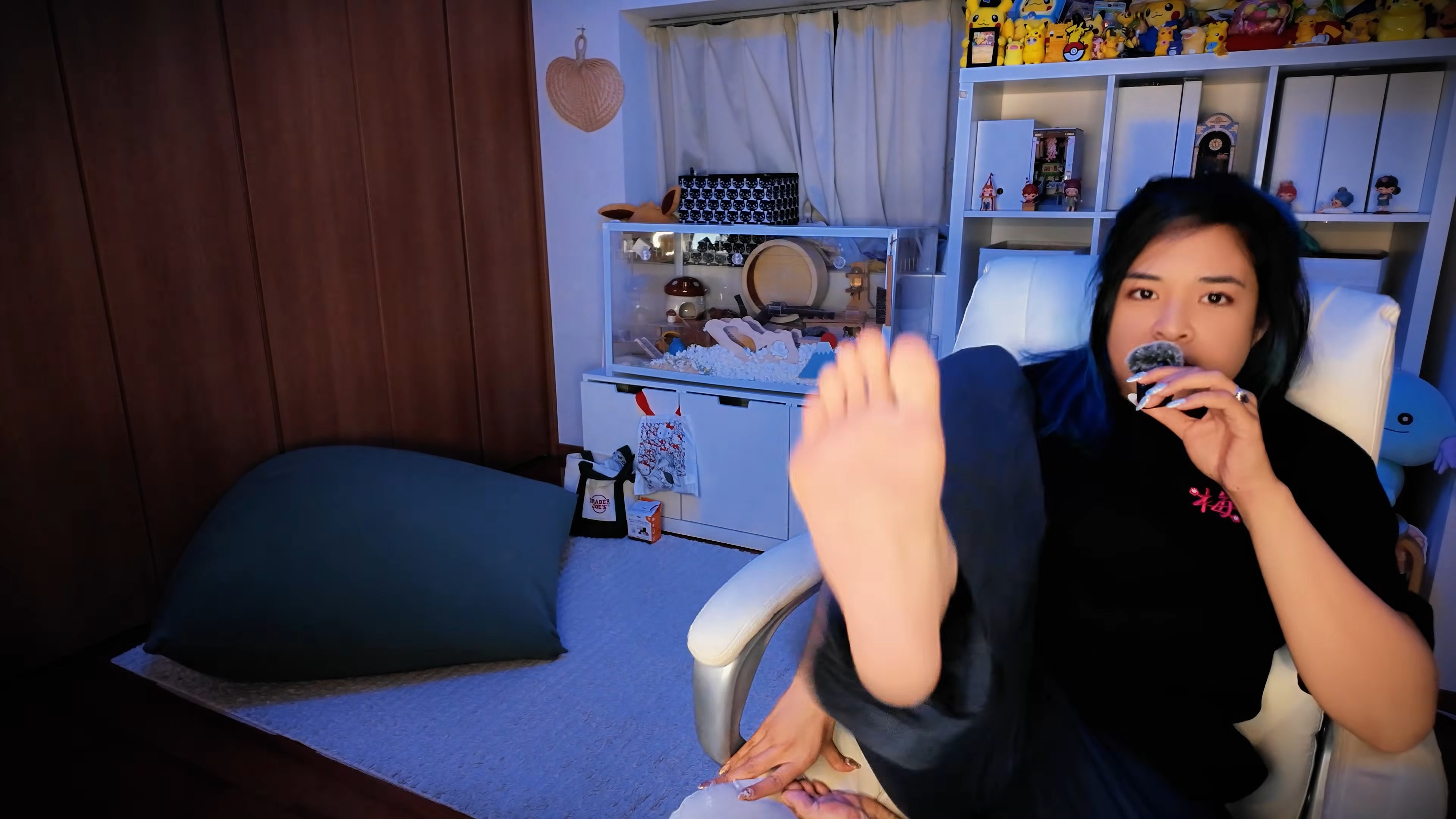 Akidearest's feet