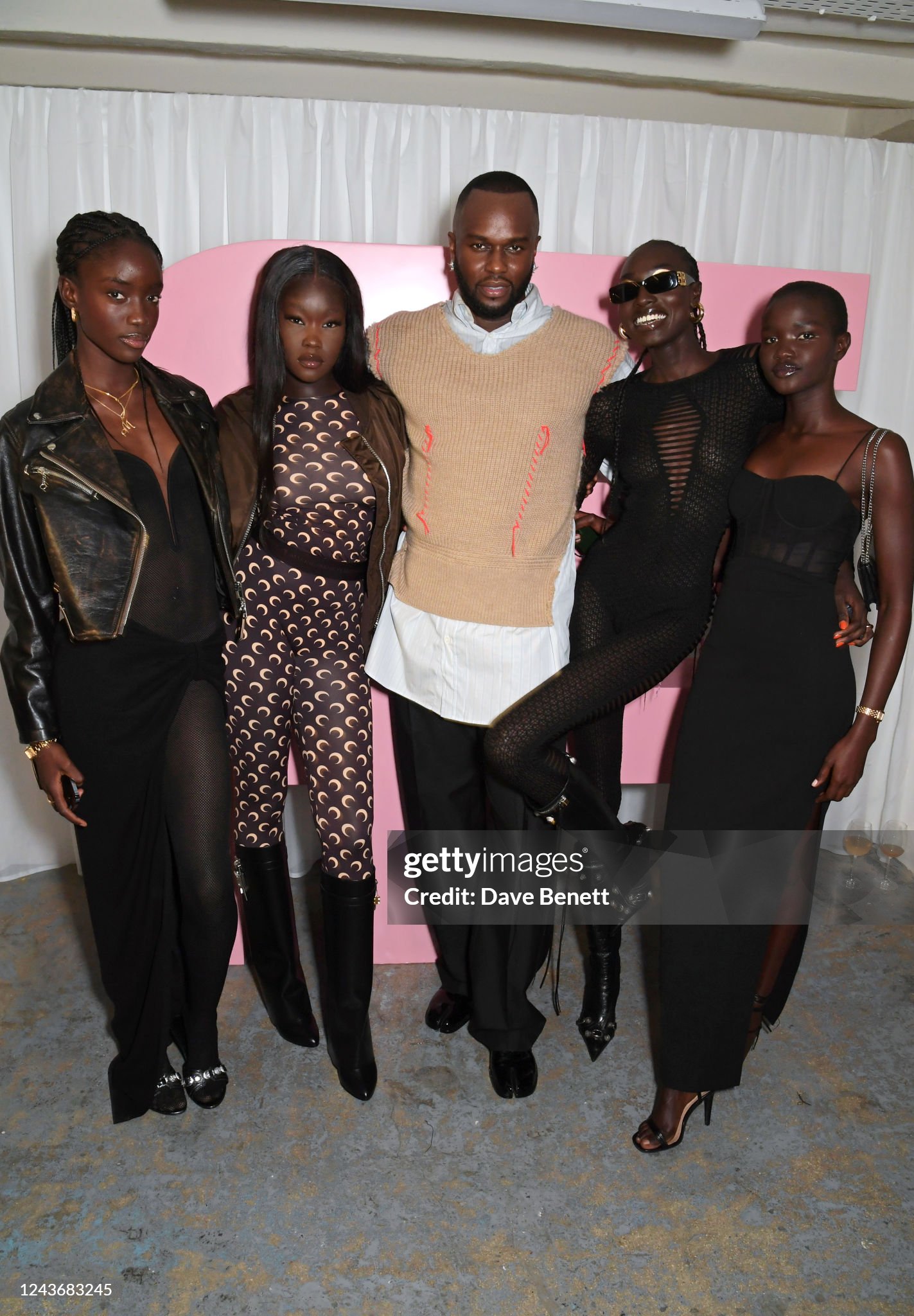 Akon Changkou's feet