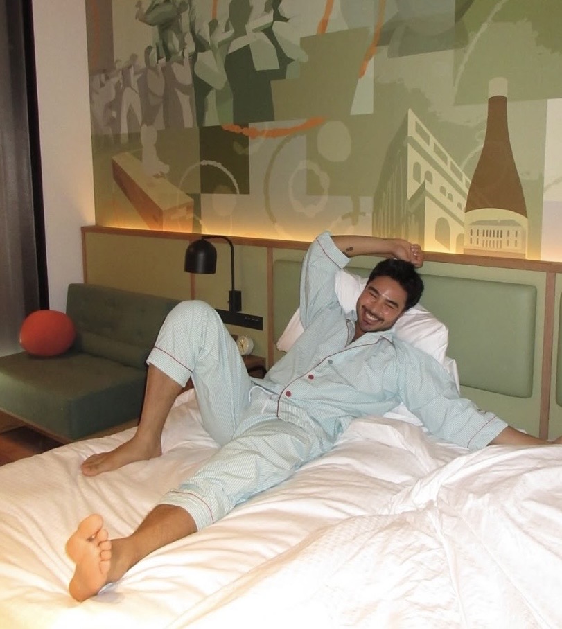 Alan Takahashi's feet