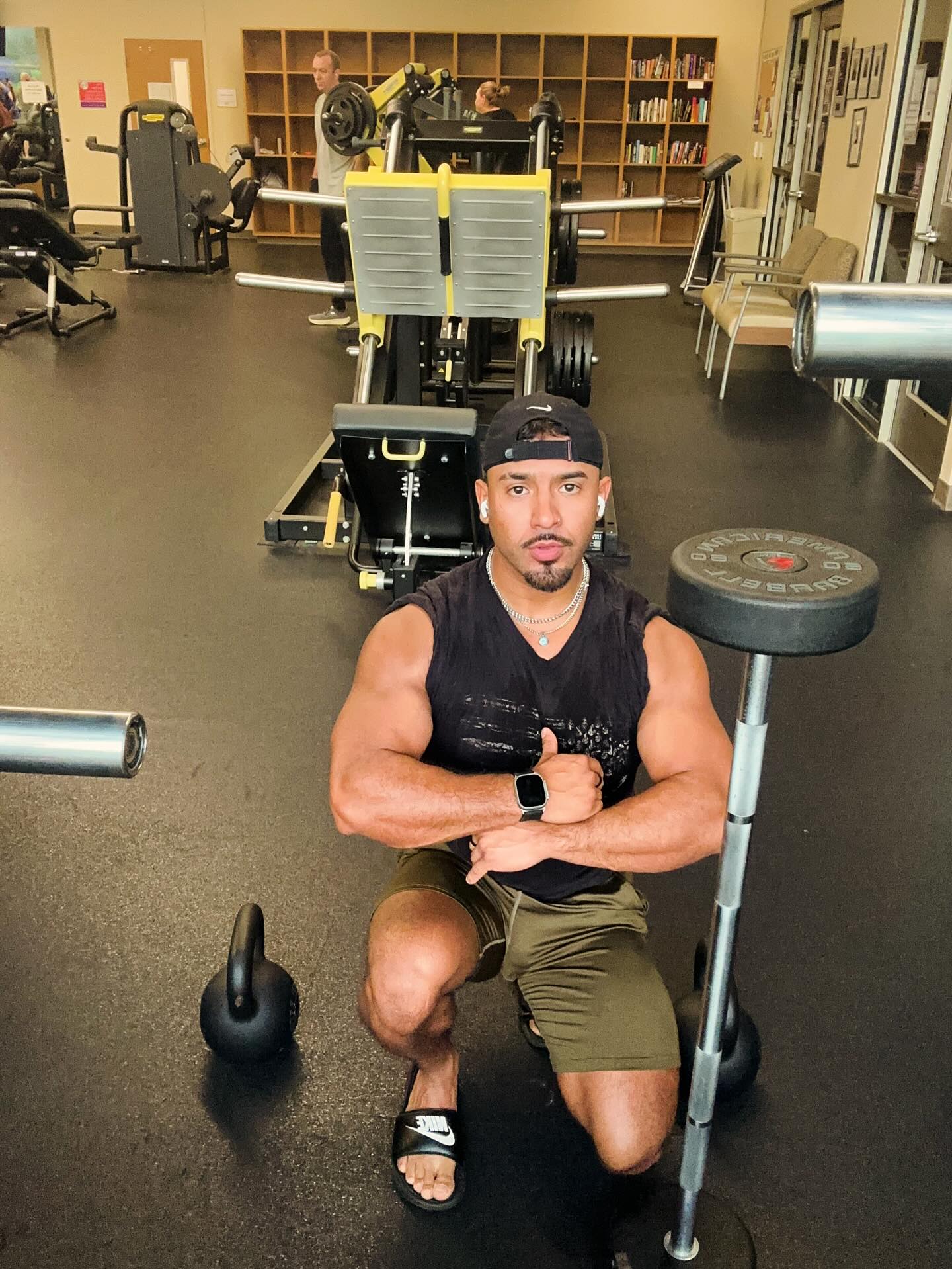 Alejandro Guzman's feet