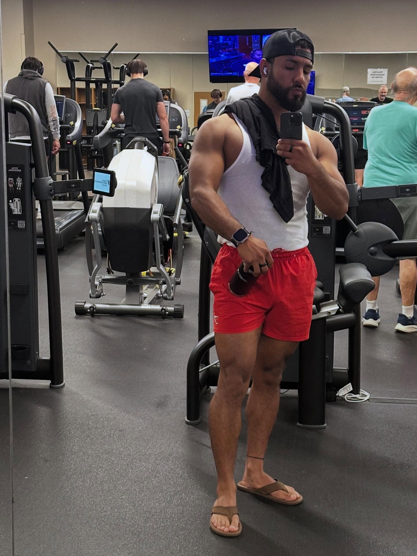 Alejandro Guzman's feet