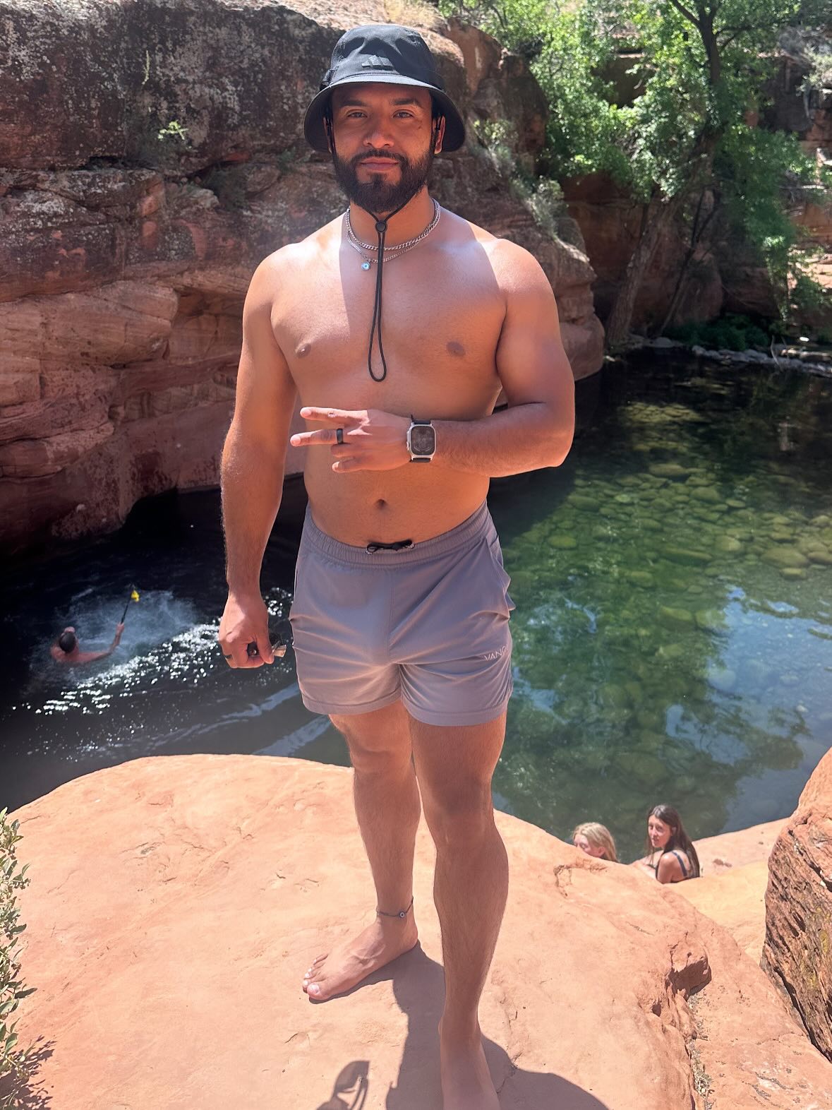 Alejandro Guzman's feet