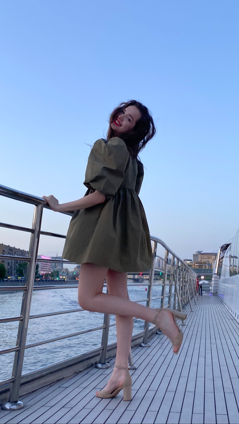 Aleksandra Solovyova's feet