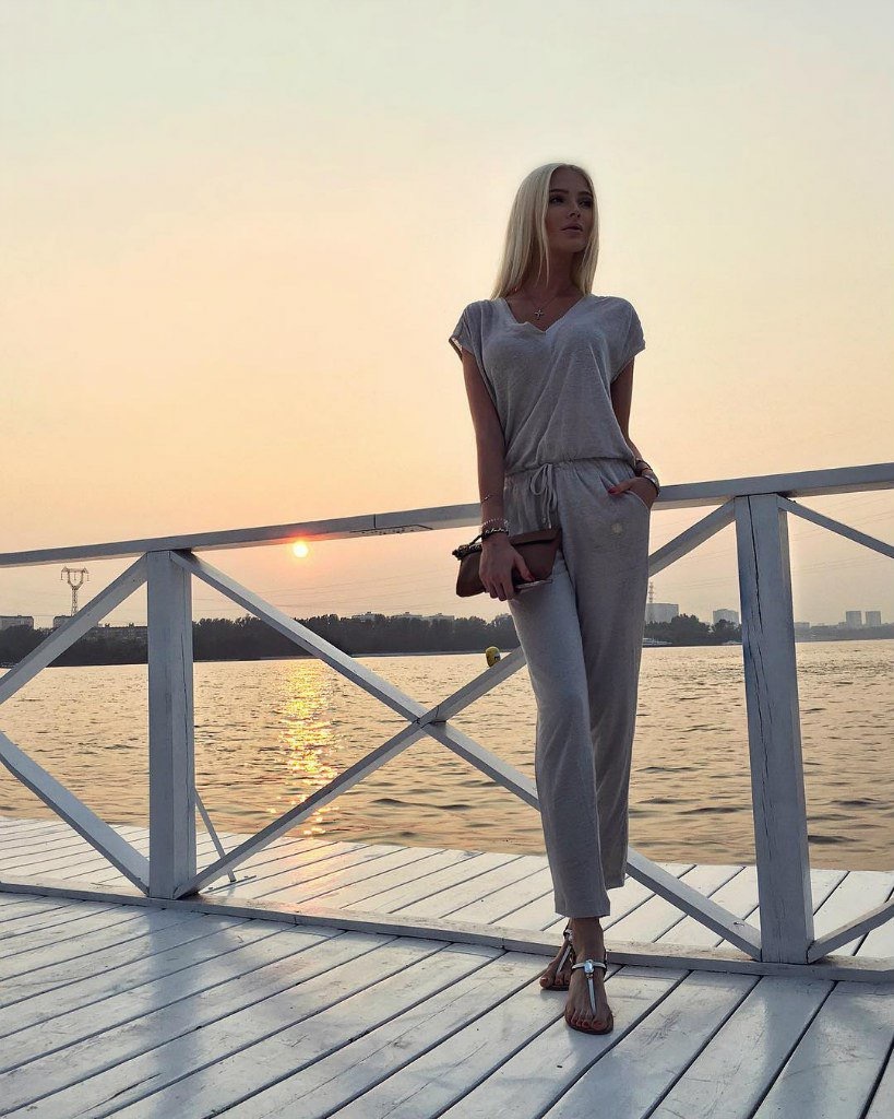 Alena Shishkova's feet