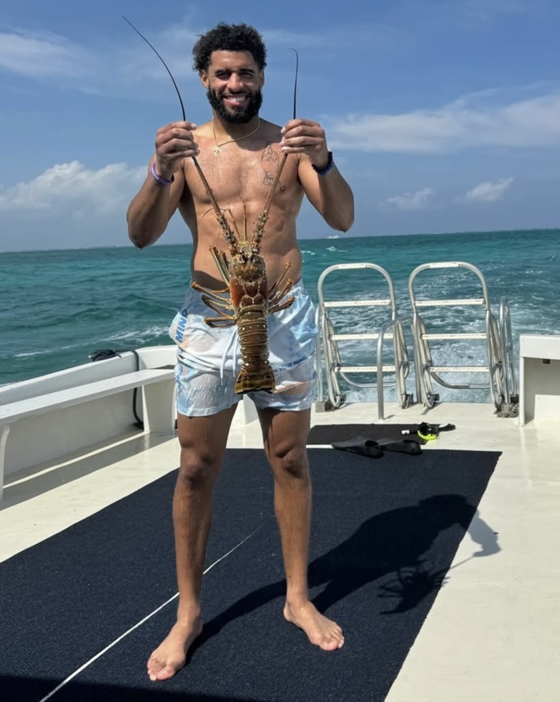 Alexander Cook's feet