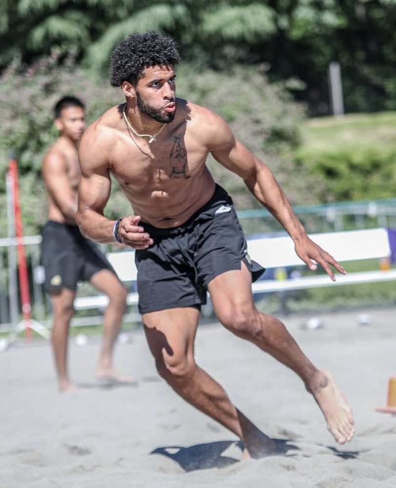 Alexander Cook's feet