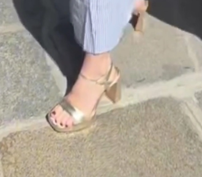 Alice Cordier's feet