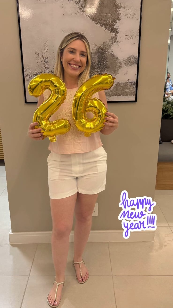 Alinne Fanelli's feet