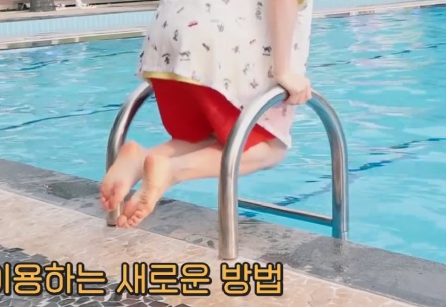 Allen Ma's feet
