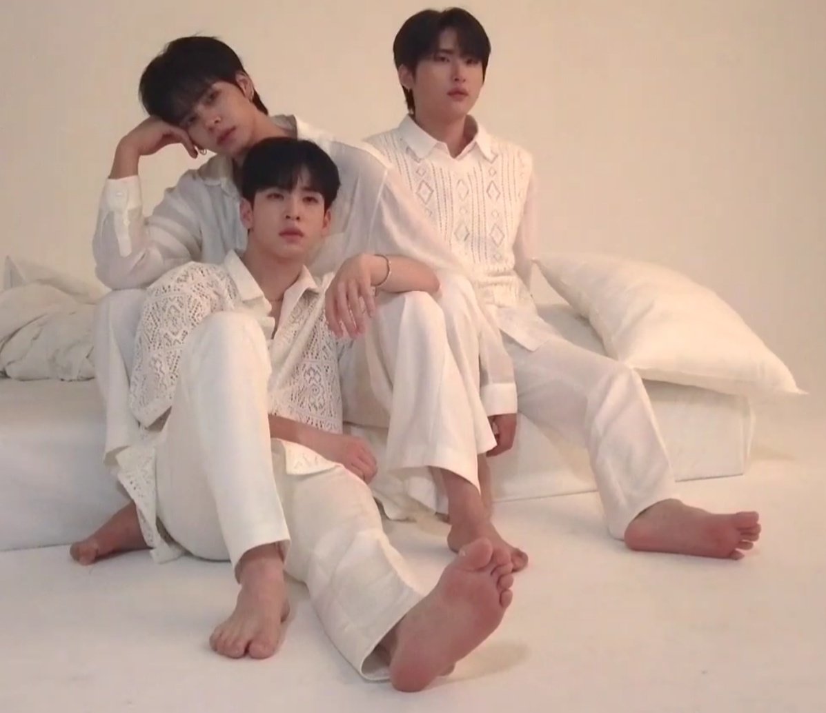 Allen Ma's feet
