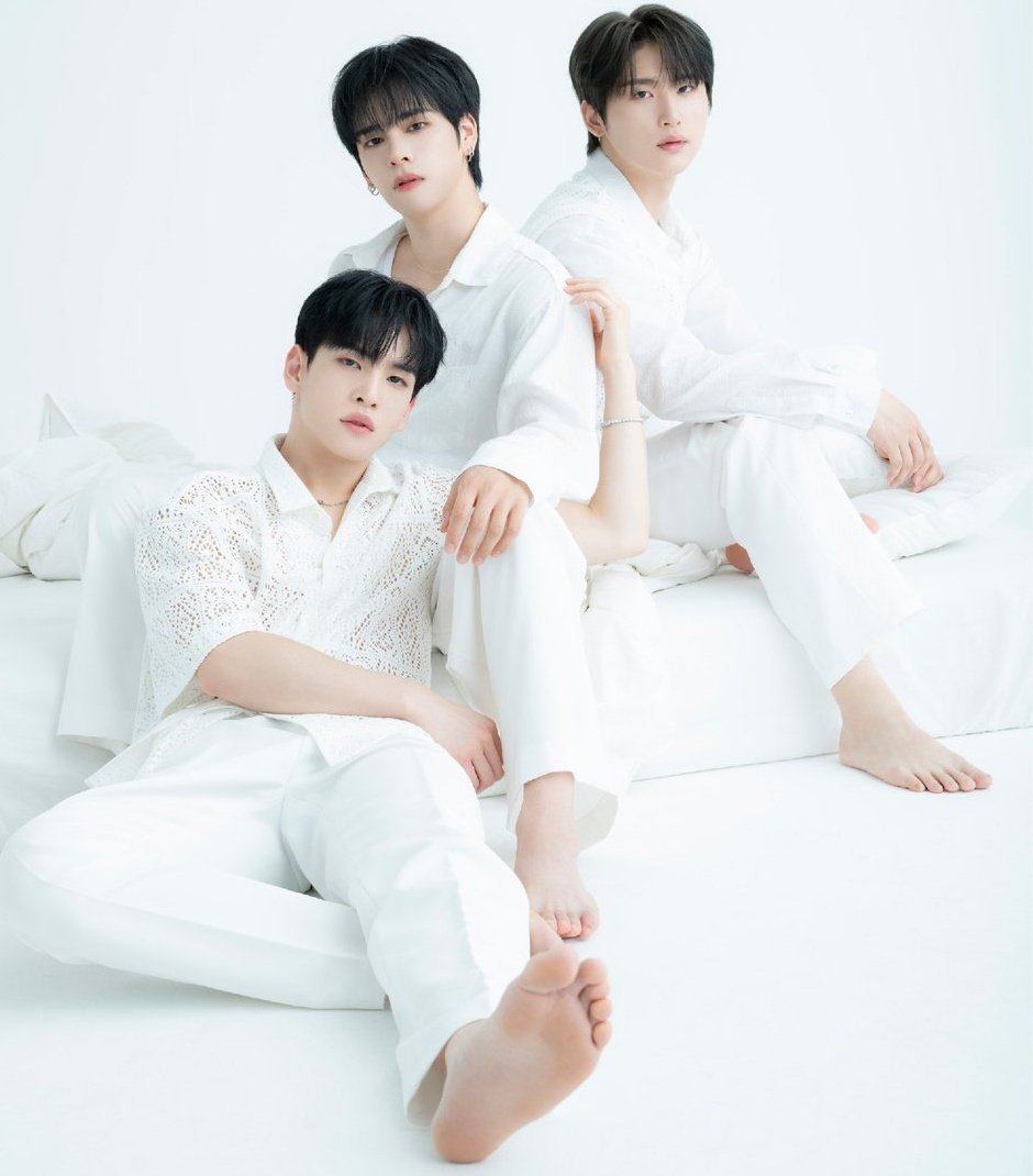 Allen Ma's feet