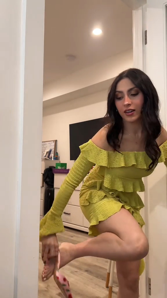Alondra Delgados Feet