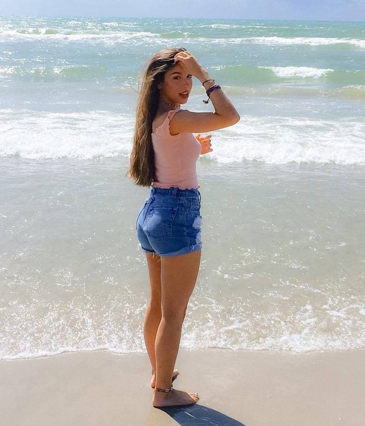 Alyssa Lunas Feet I Piedi Di Alyssa Luna Celebrities Feet 2025