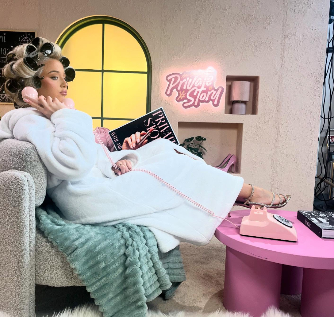 Ami Charlize's feet