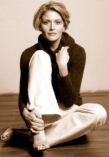 Amy Dorris's feet