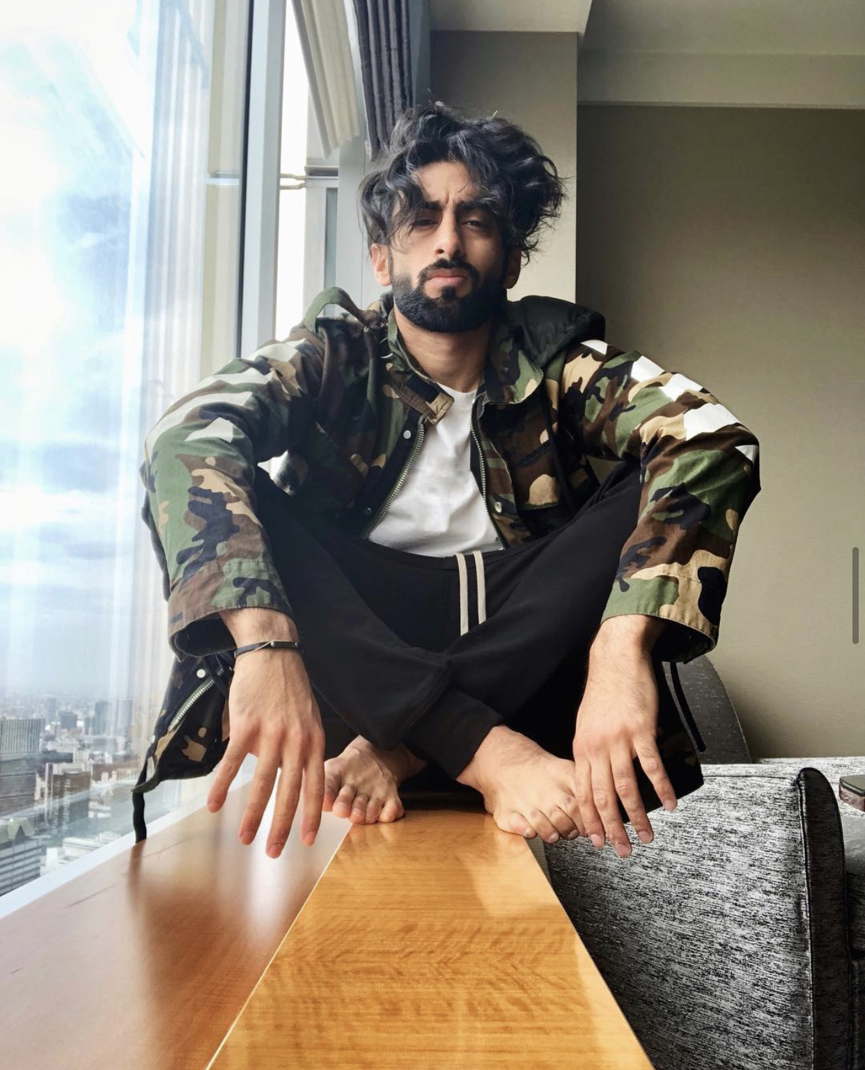 Anas Bukhash's feet