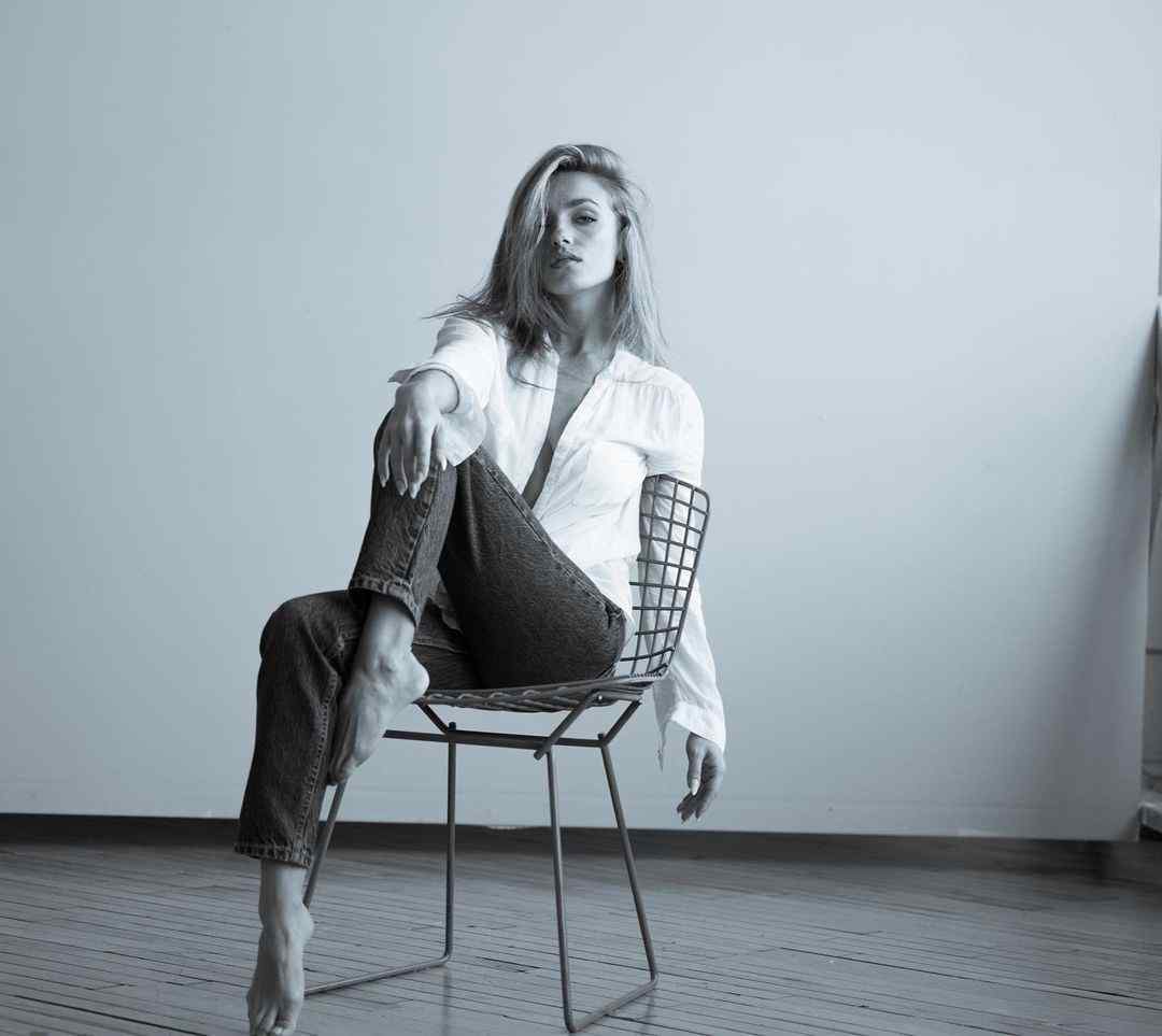 Anastasia Paderina's feet