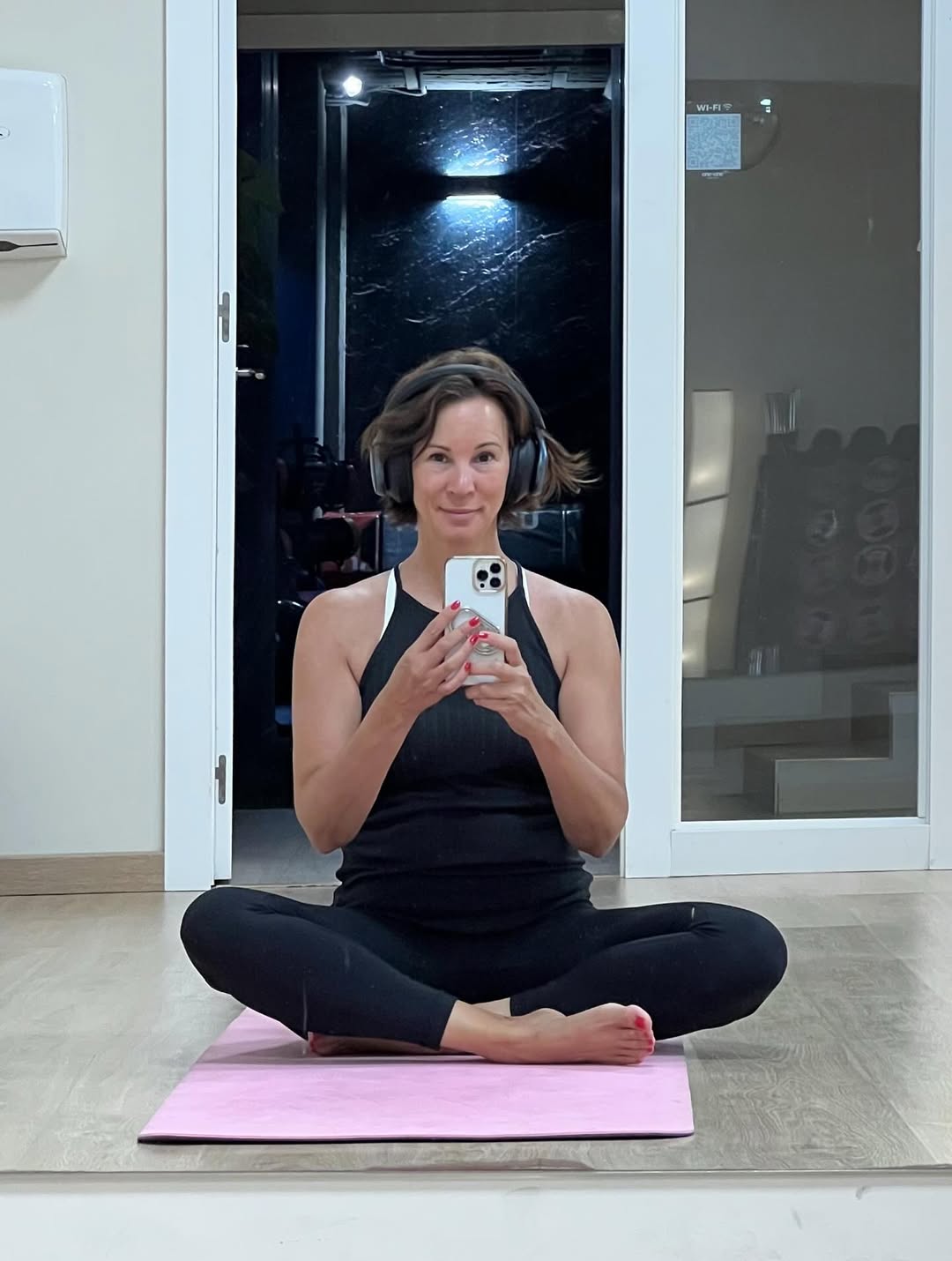 Andrea McLean's feet
