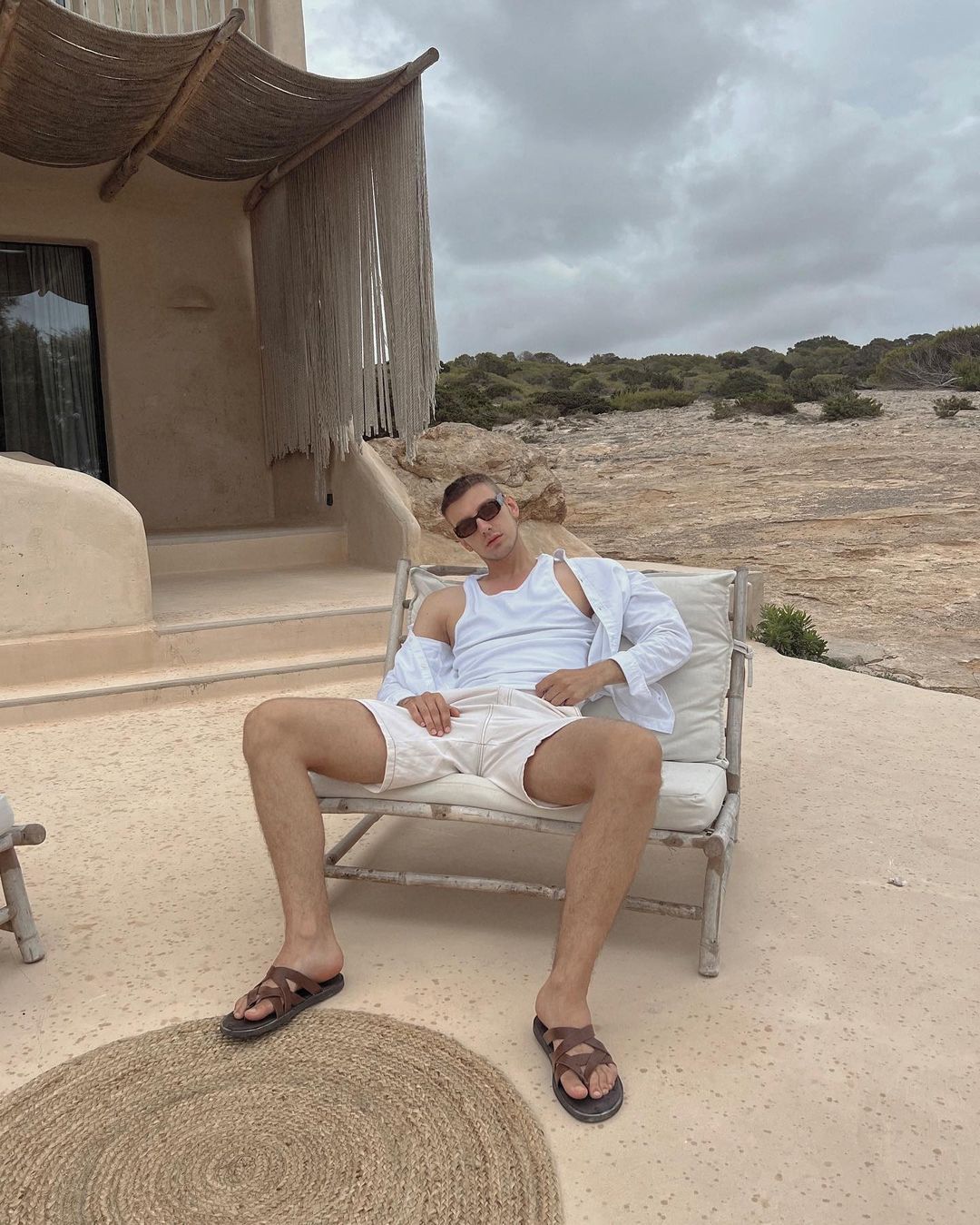 Andrija Jos Feet