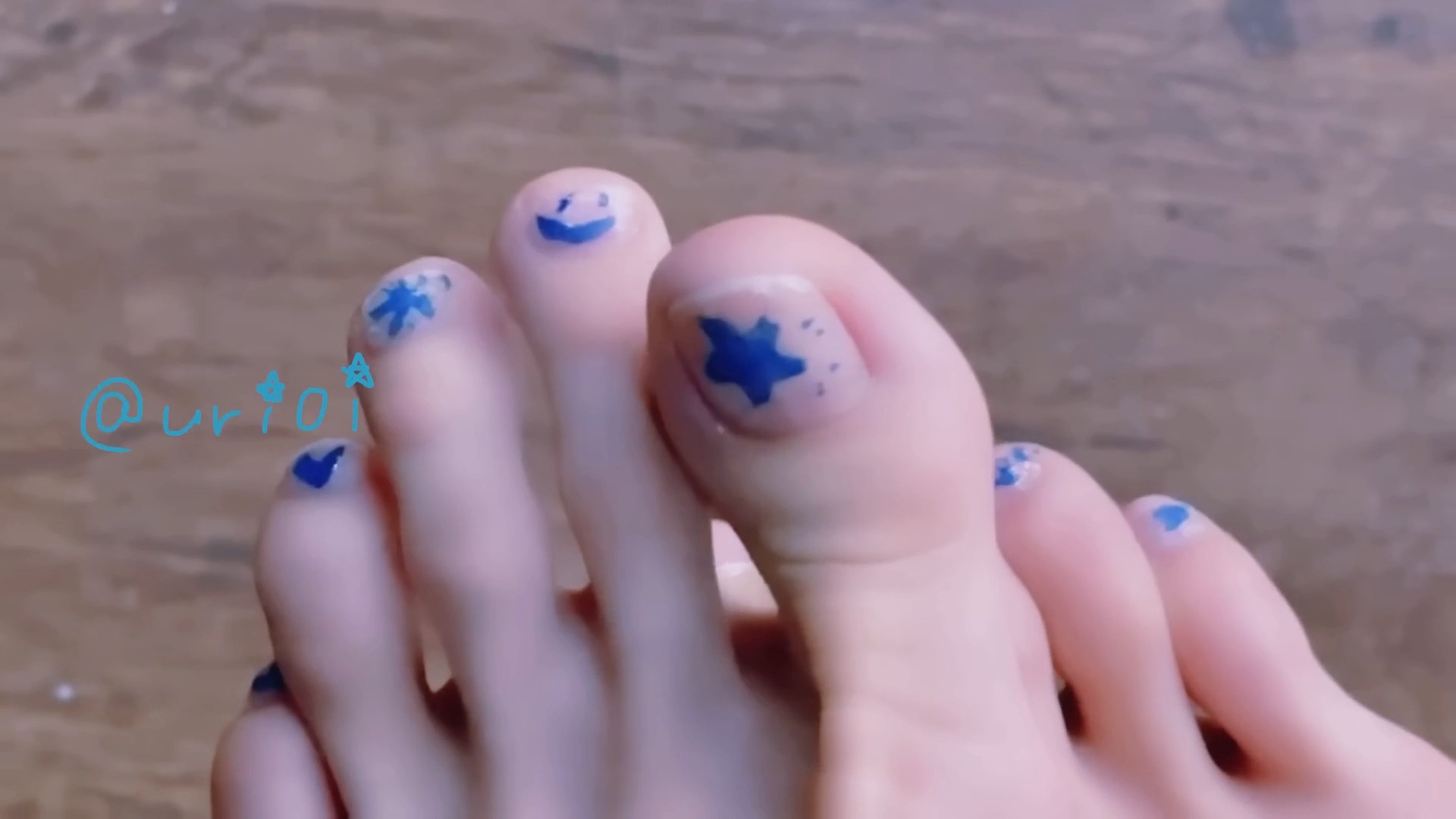Ano's feet