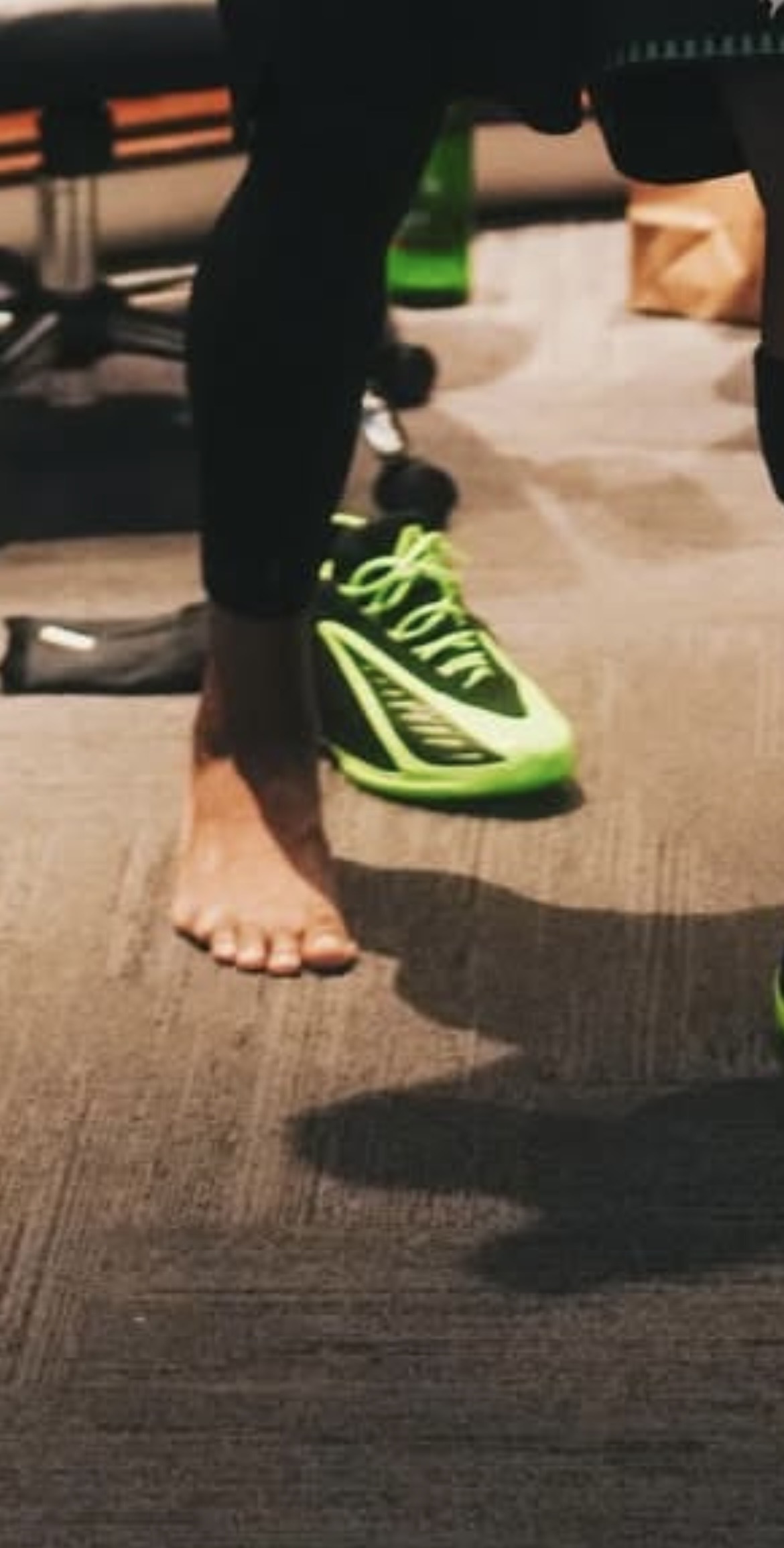 Anthony Edwards's feet
