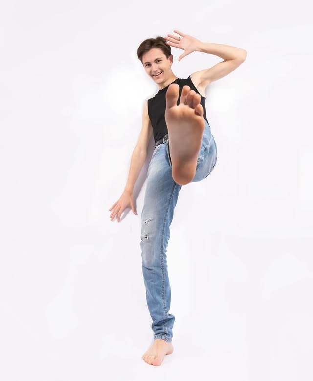 Anthony Ursin's feet