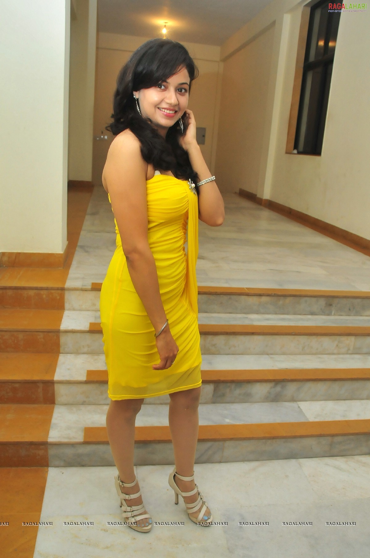 Apoorva Arora's feet