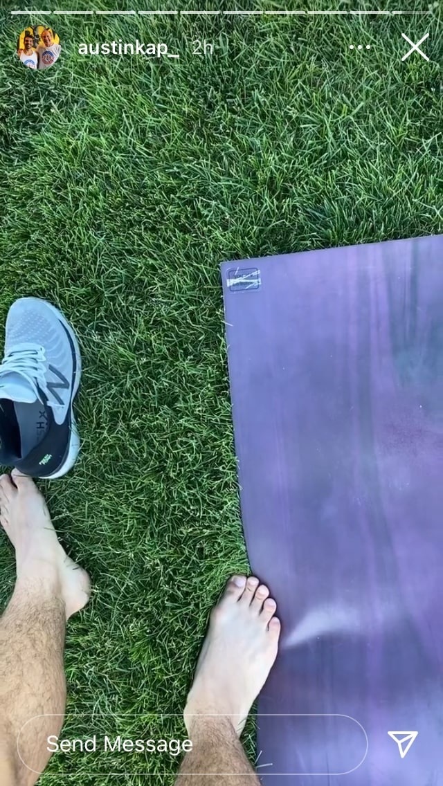 Austin Kapetanakis's feet