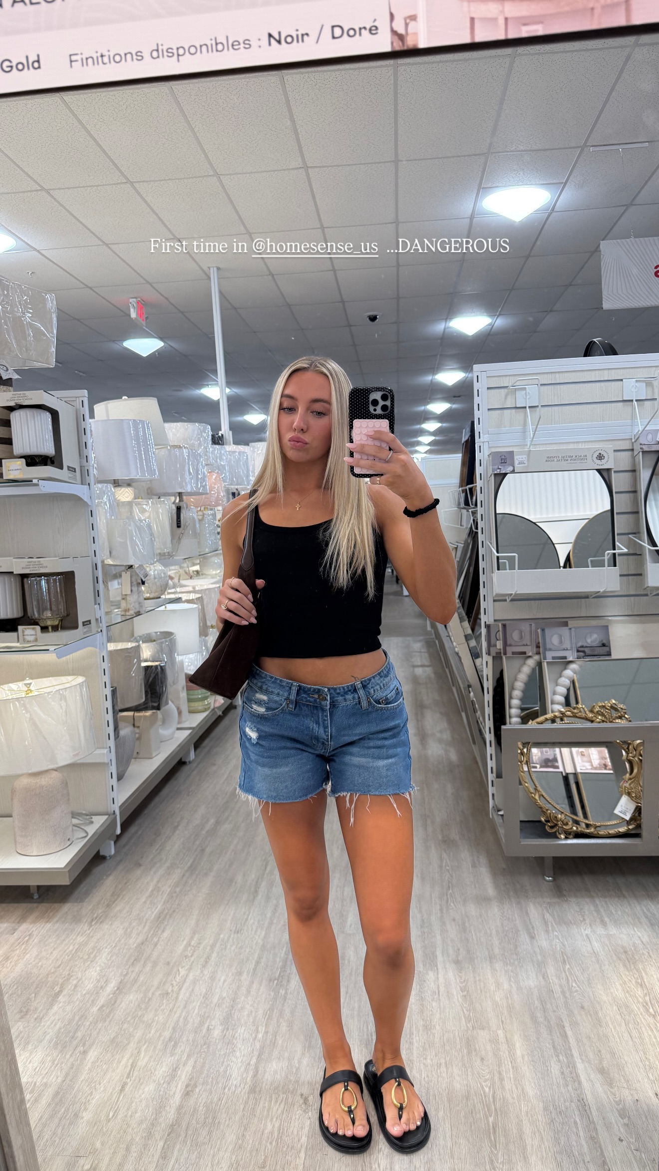 Ava Laheys Feet