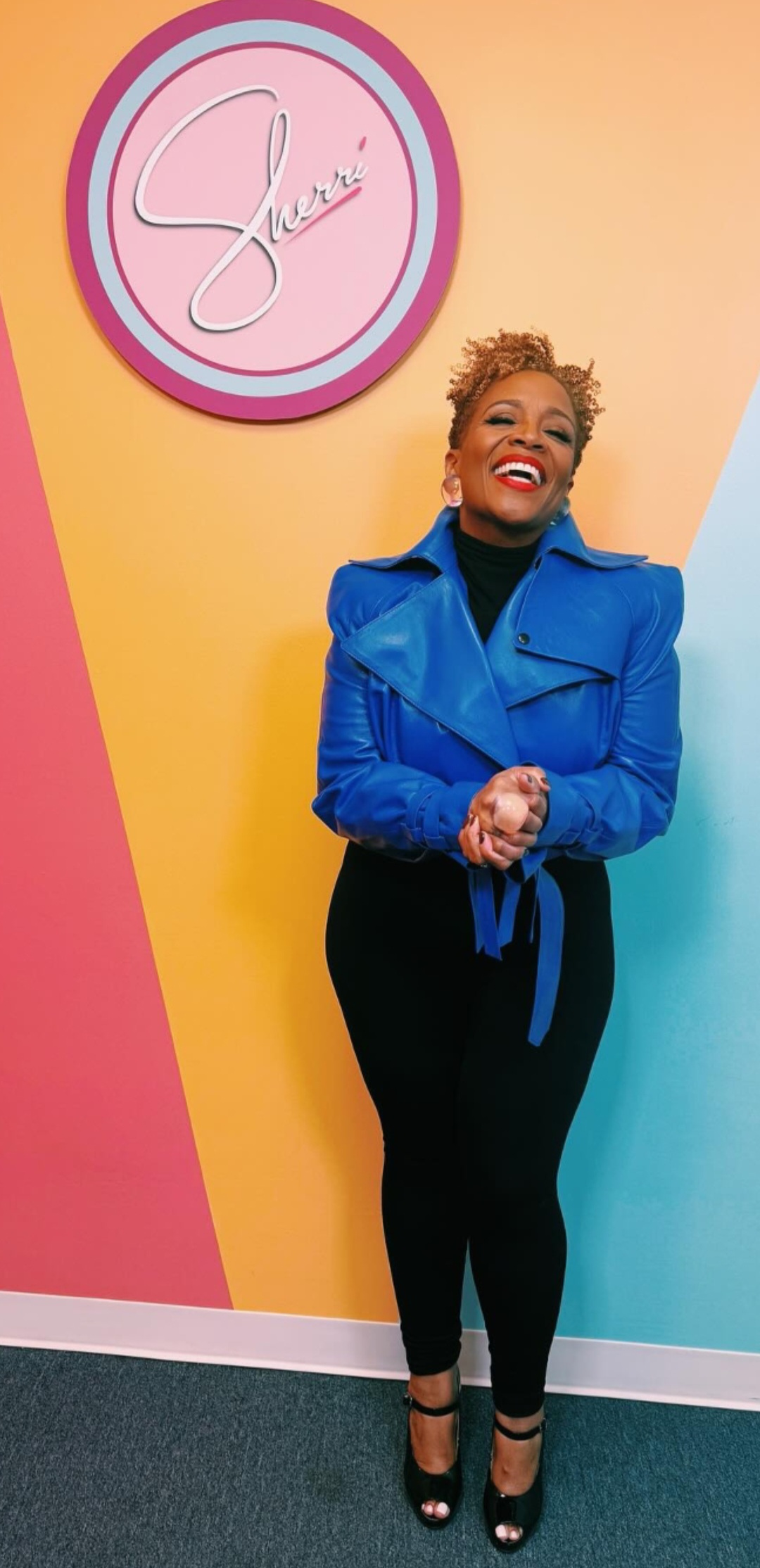 Avery Sunshine's feet