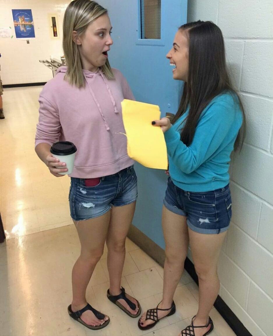 Aviva Mongillo's feet