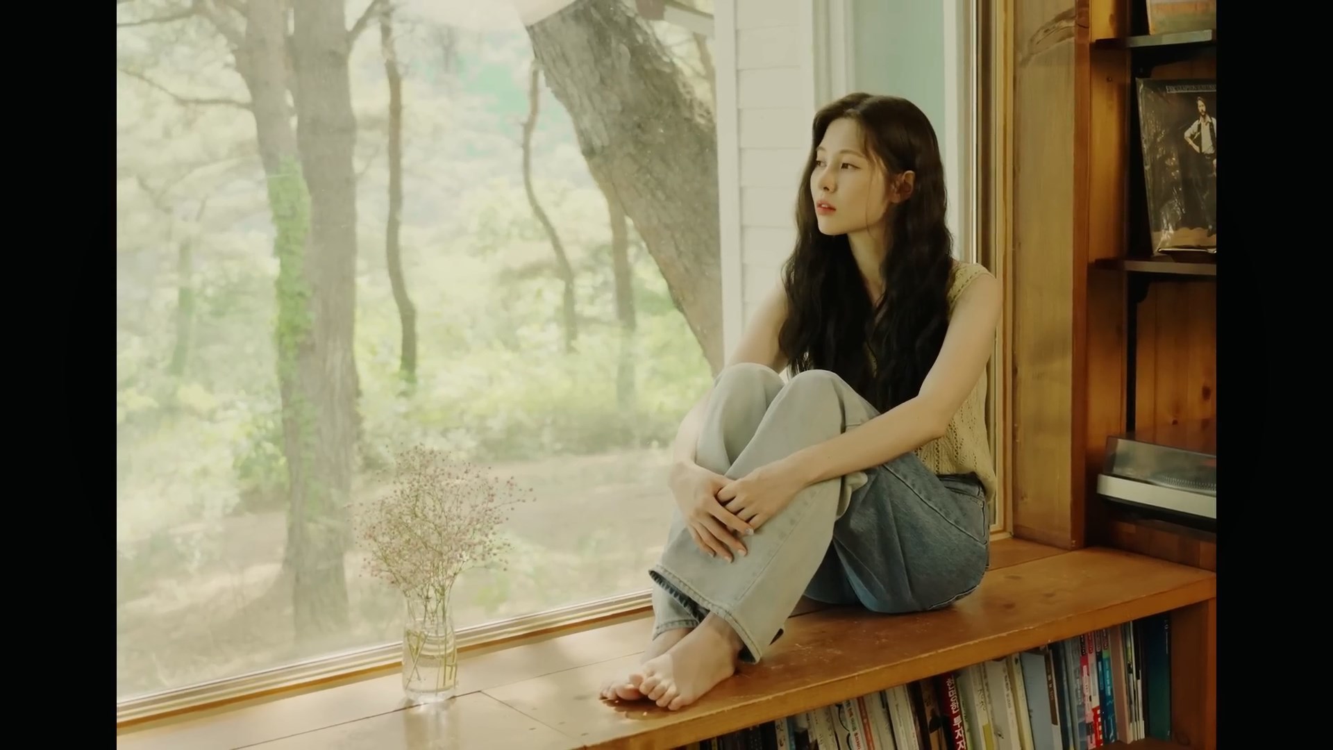 Baek Ye-Bin's feet