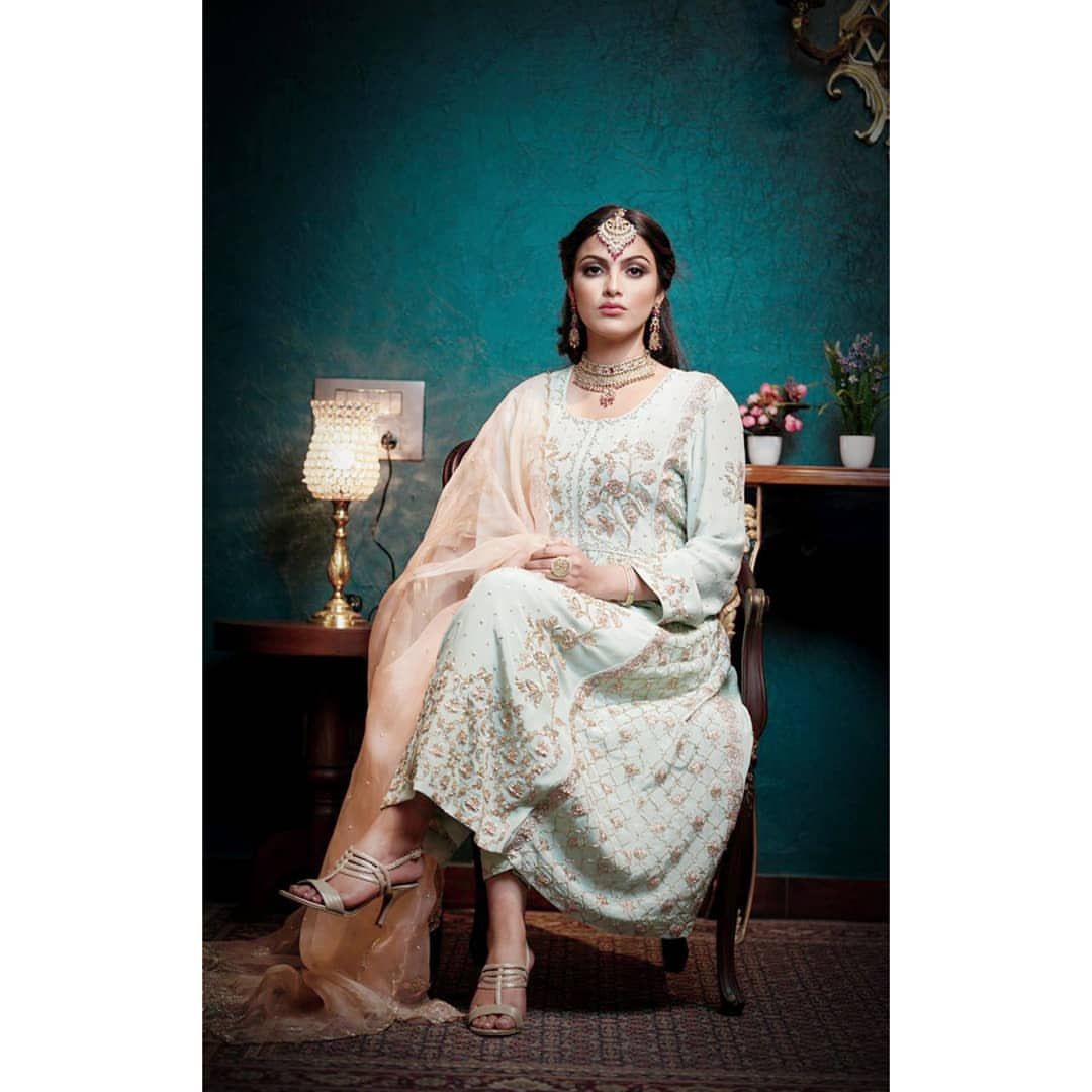 Baljinder Bains's feet