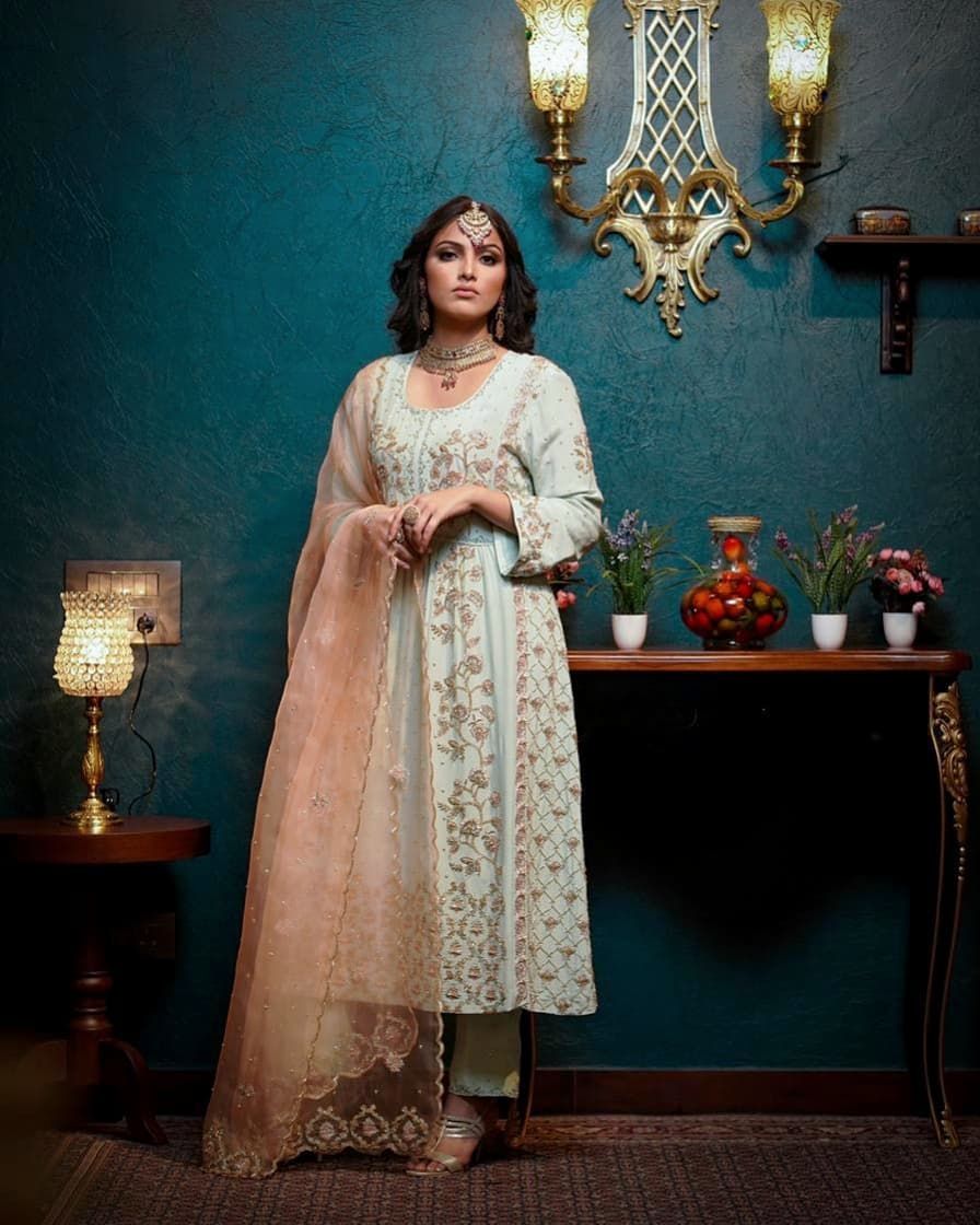 Baljinder Bains's feet