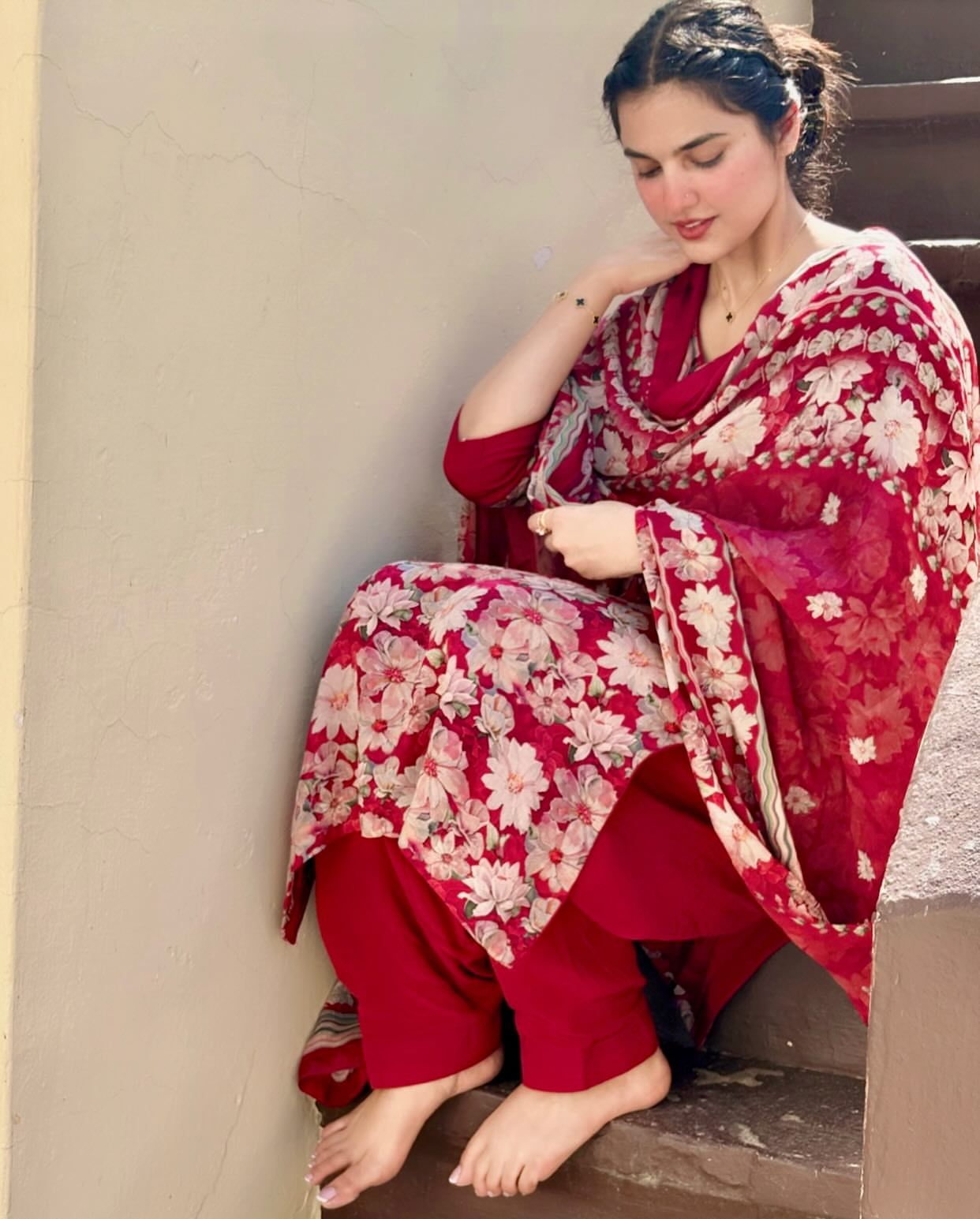 Baljinder Bains's feet