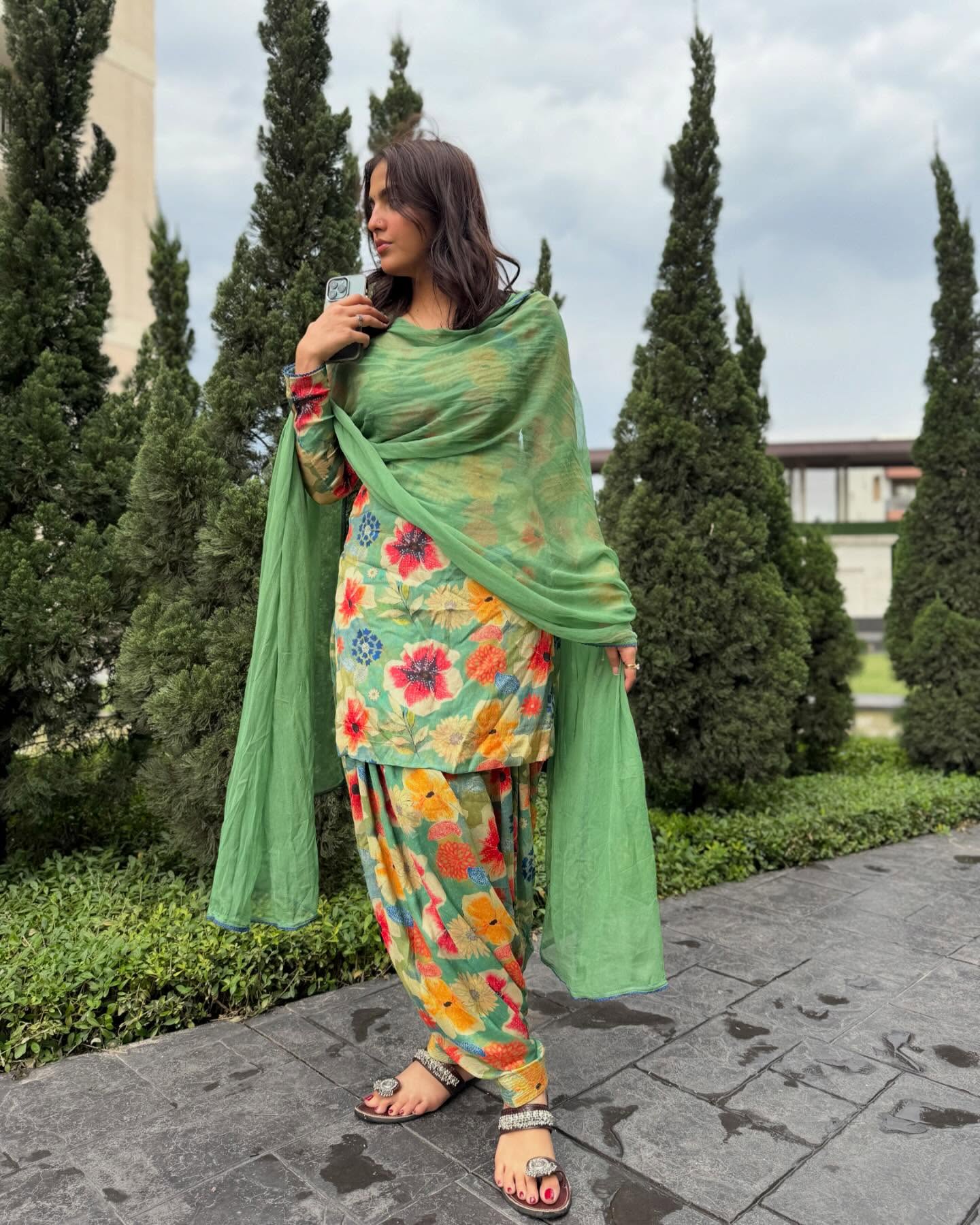 Baljinder Bains's feet