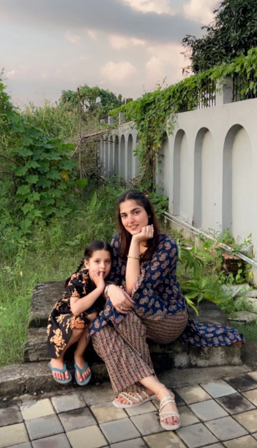 Baljinder Bains's feet