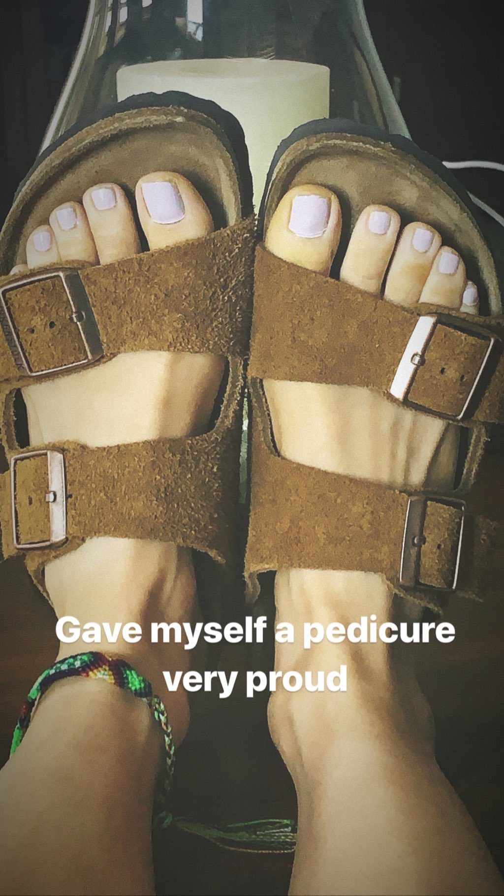 Beth Behrs's Feet