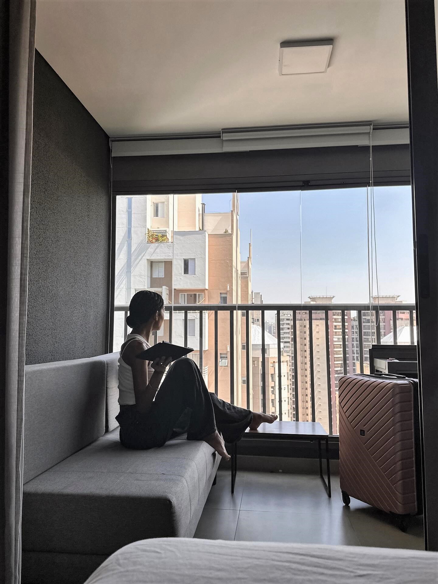 Bia Santana's feet