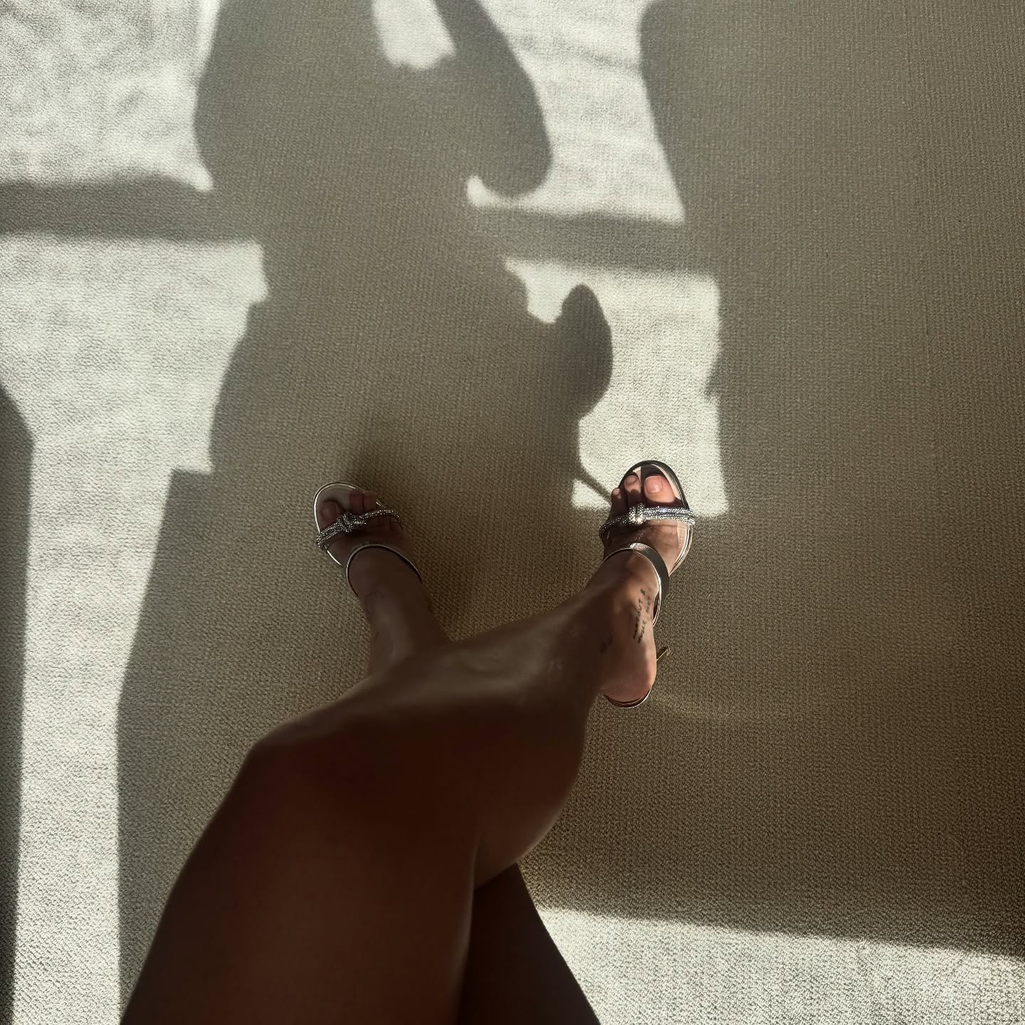 Bianca Costa's feet