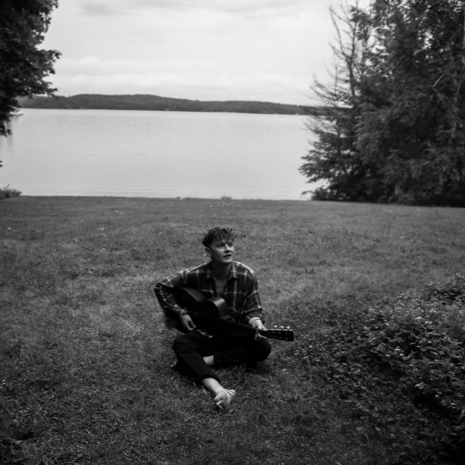 Bill Ryder-Jones's feet