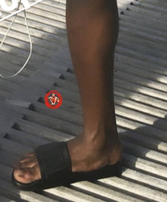 Bobby Shmurda's feet
